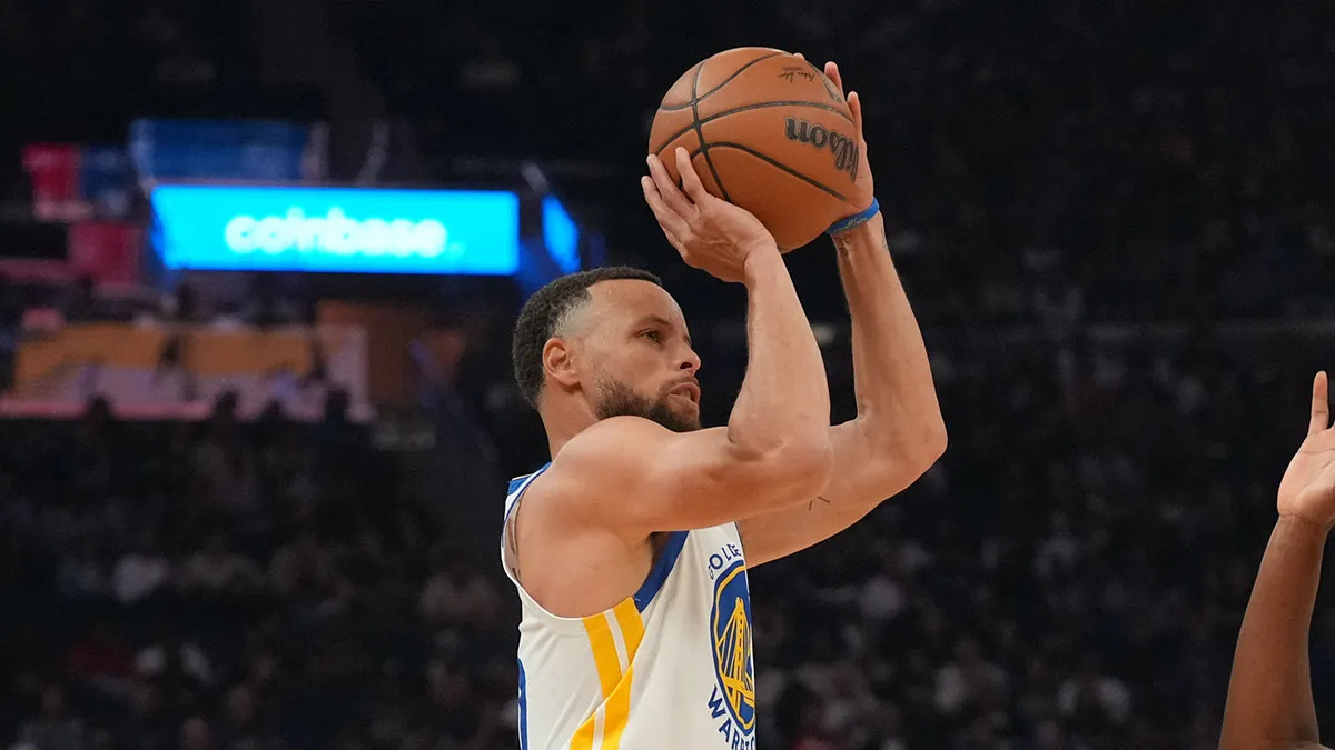 Unbelievable stat shows Steph Curry’s clutch NBA dominance – NBC Sports ...