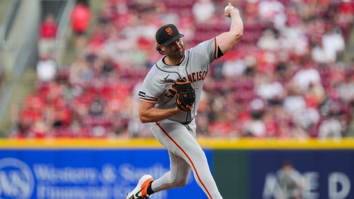 Giants’ bats struggle behind Robbie Ray in loss to Reds – NBC Sports ...