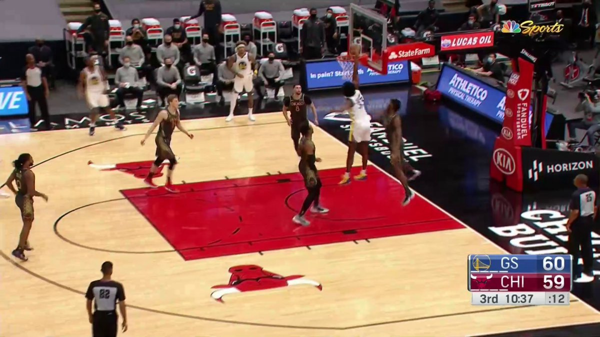 James Wiseman throws down huge dunk out of pick-and-roll with Steph ...