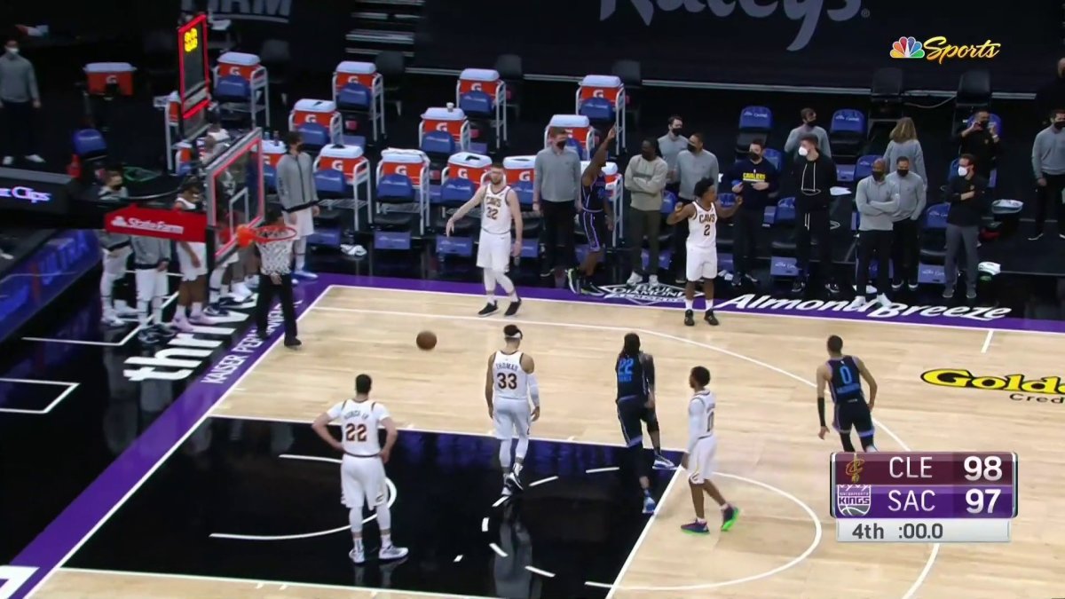 De’Aaron Fox Hail Mary leads to absurd, clutch Harrison Barnes game ...